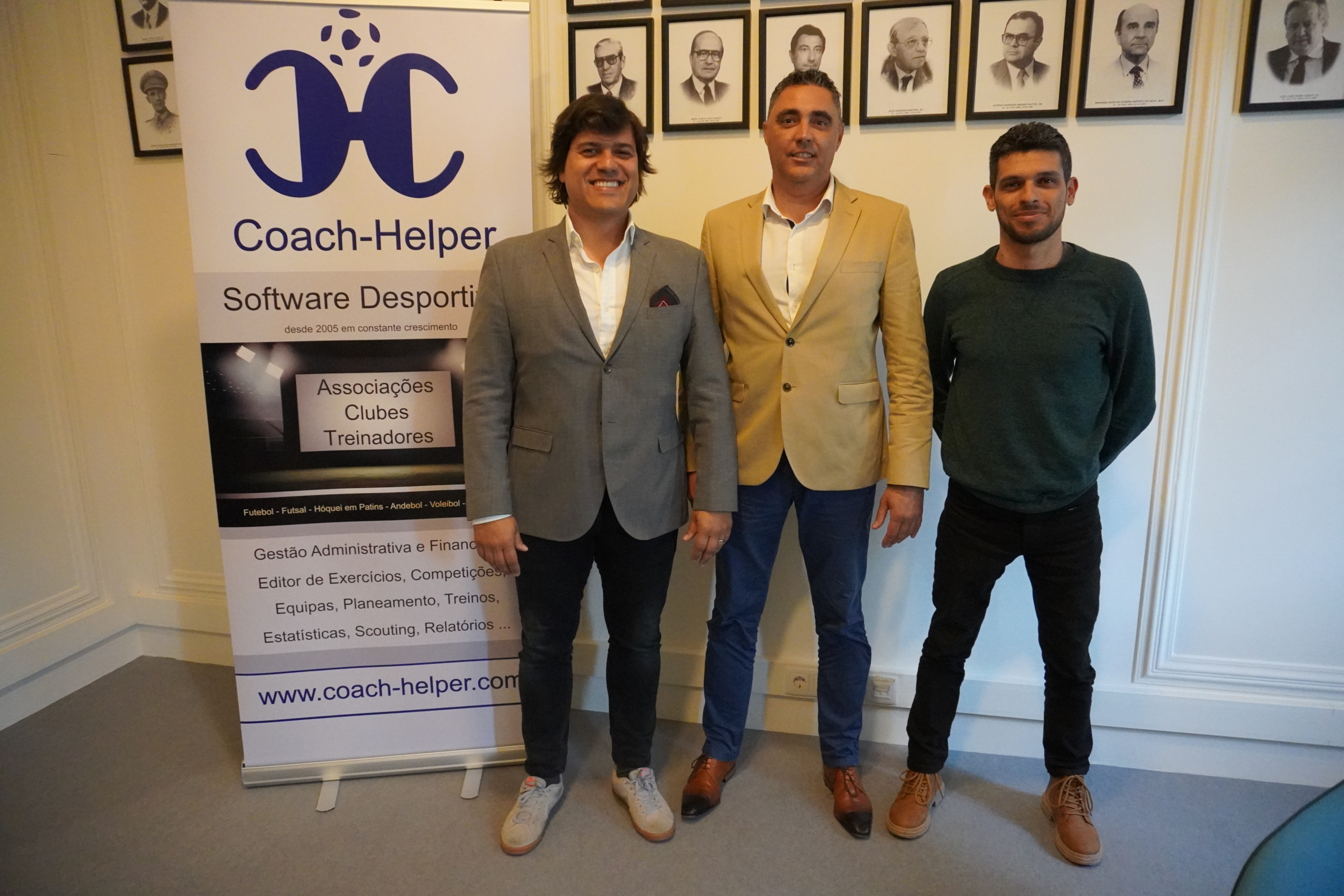 AFL Firma Parceria Com O Coach Helper AFL AFL Firma Parceria Com O Coach Helper AFL